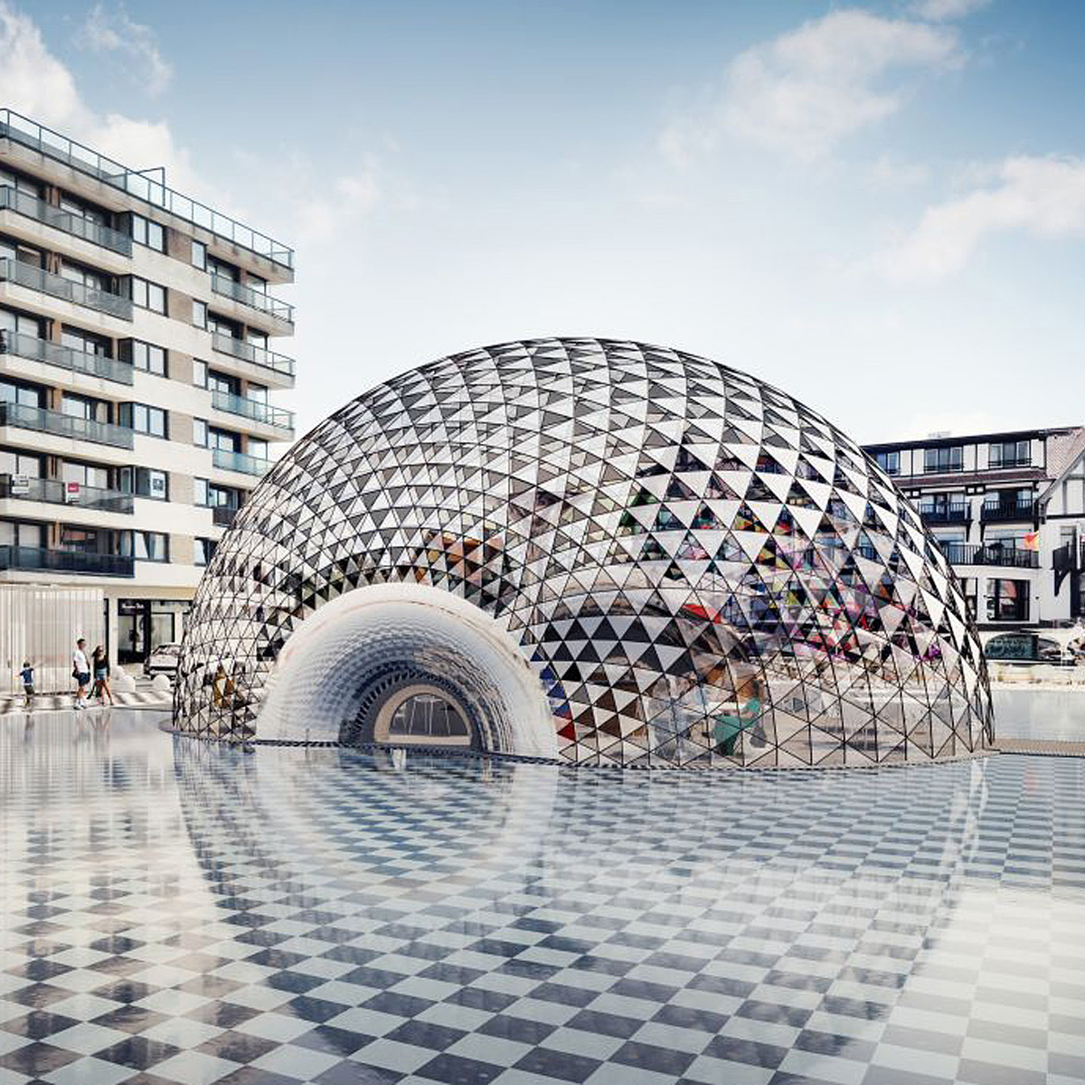Contact - Sphere Knokke